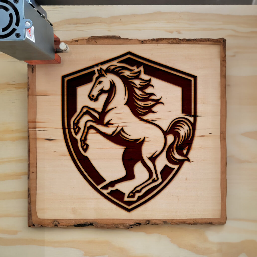 Noble Crest Horse – Creative Meadow